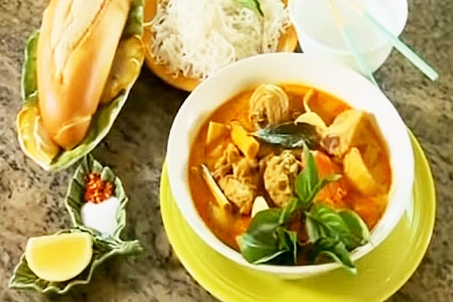 Cách nấu cari gà chấm bánh mì rất đơn giản ngay tại nhà